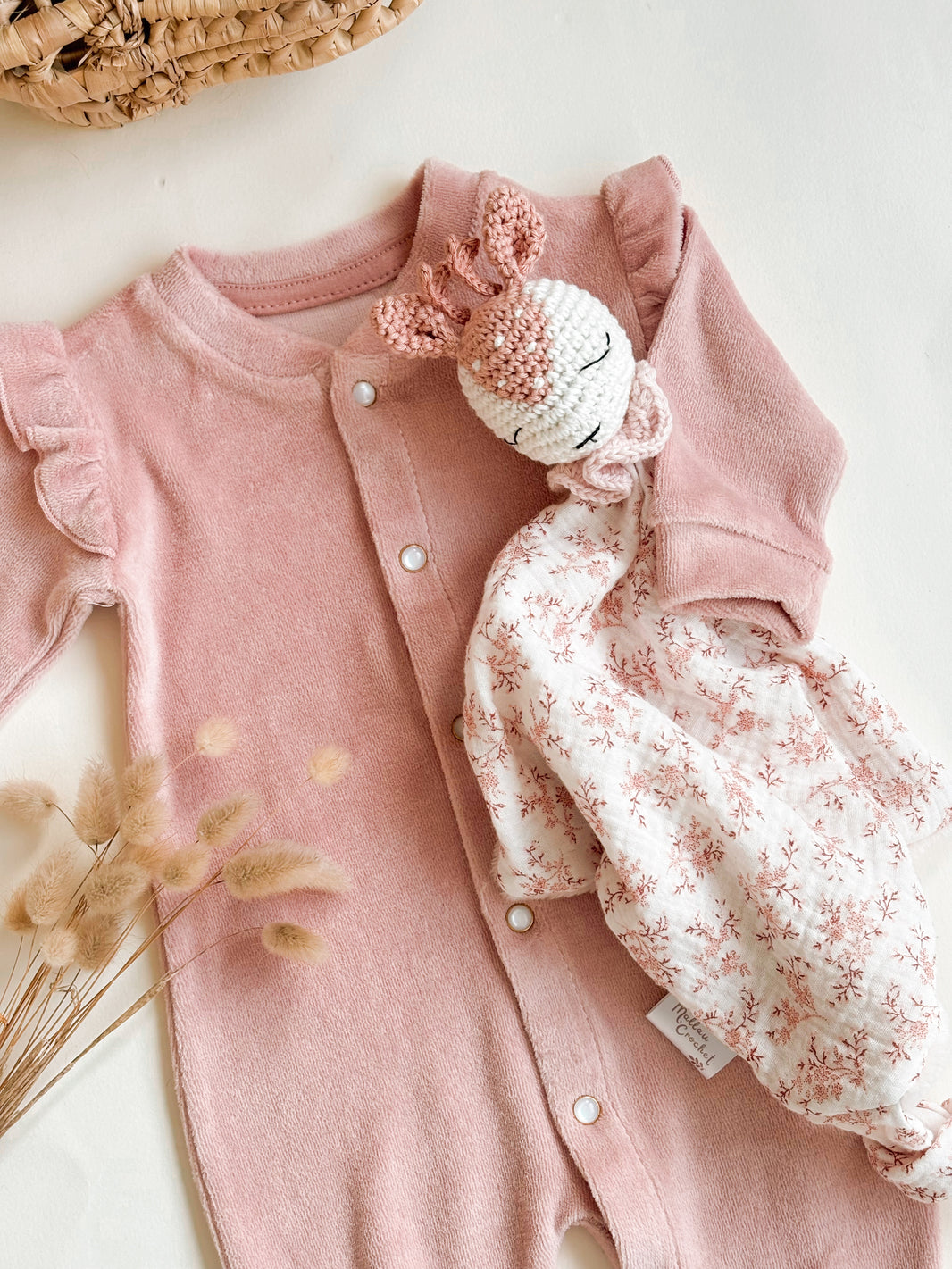 Doudou personnalisé au crochet pour bébé | Mallaucrochet – mallaucrochet